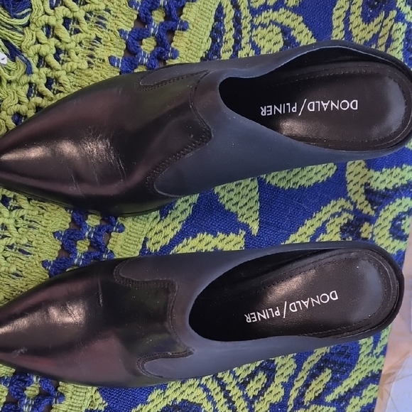 Donald J. Pliner | Shoes | Donald J Pliner Shiny Black Mules | Poshmark